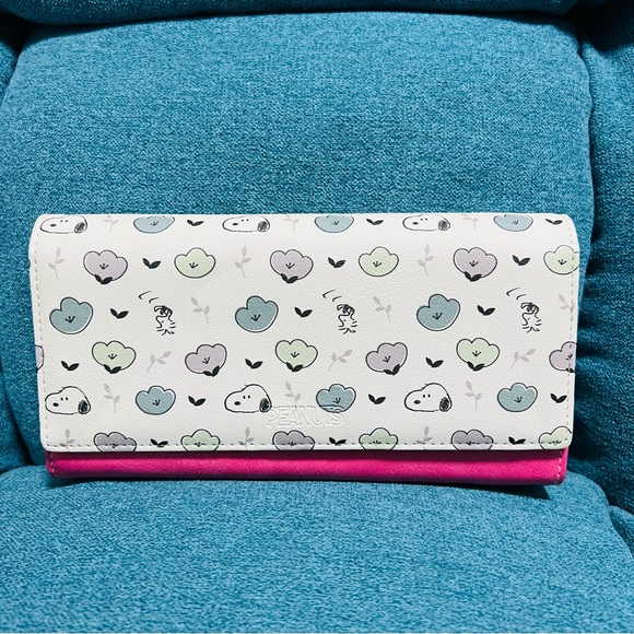 Peanuts | Bags | Snoopy Peanuts Multicolor Leather 2 Credit Cards ...